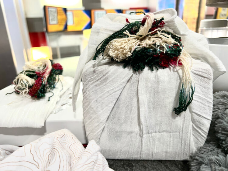 Christmas Gift Wrapping Ideas - Creative Lifestyles